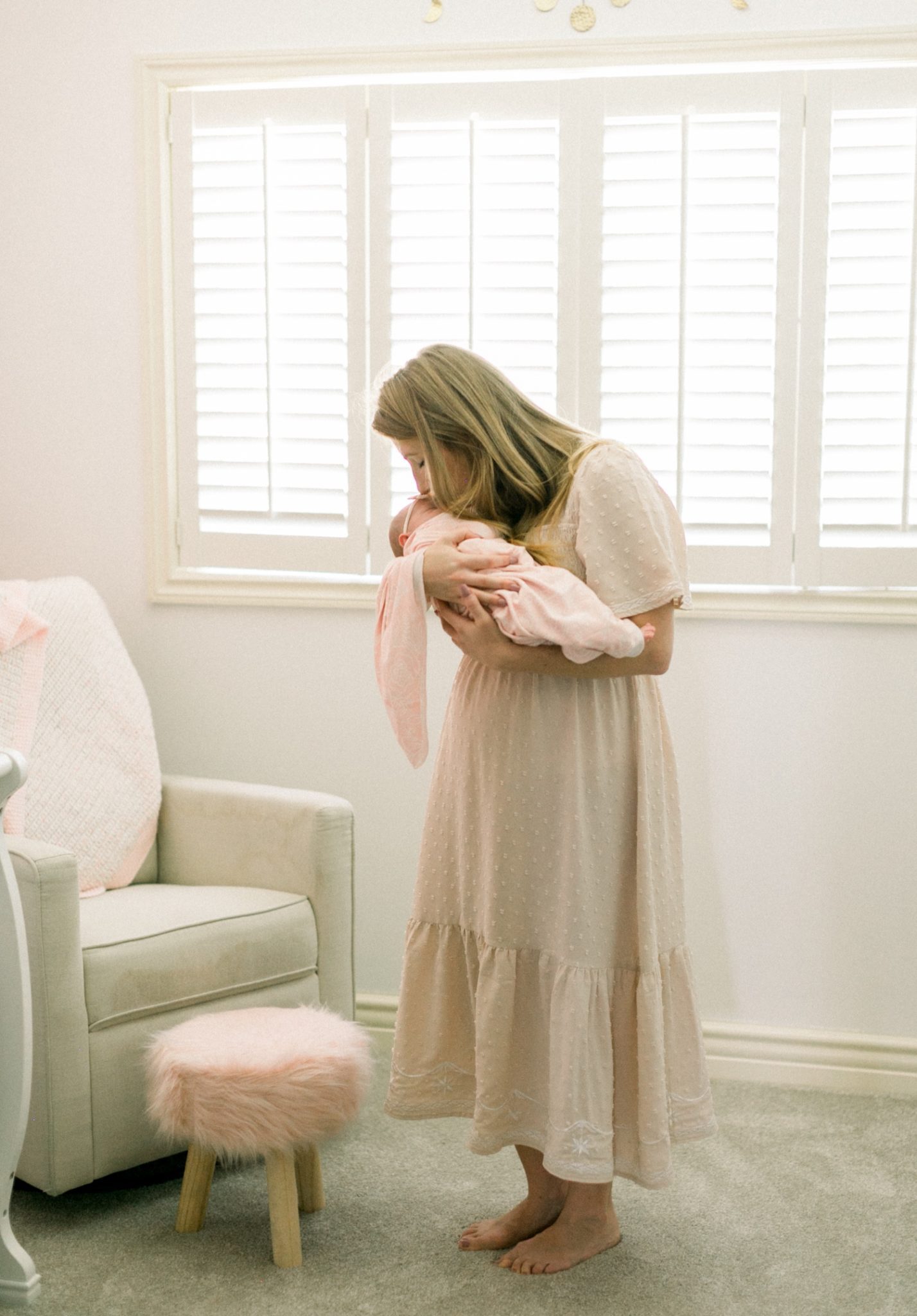 At Home Summer Newborn Session in Thousand Oaks - lauren-dixon.com